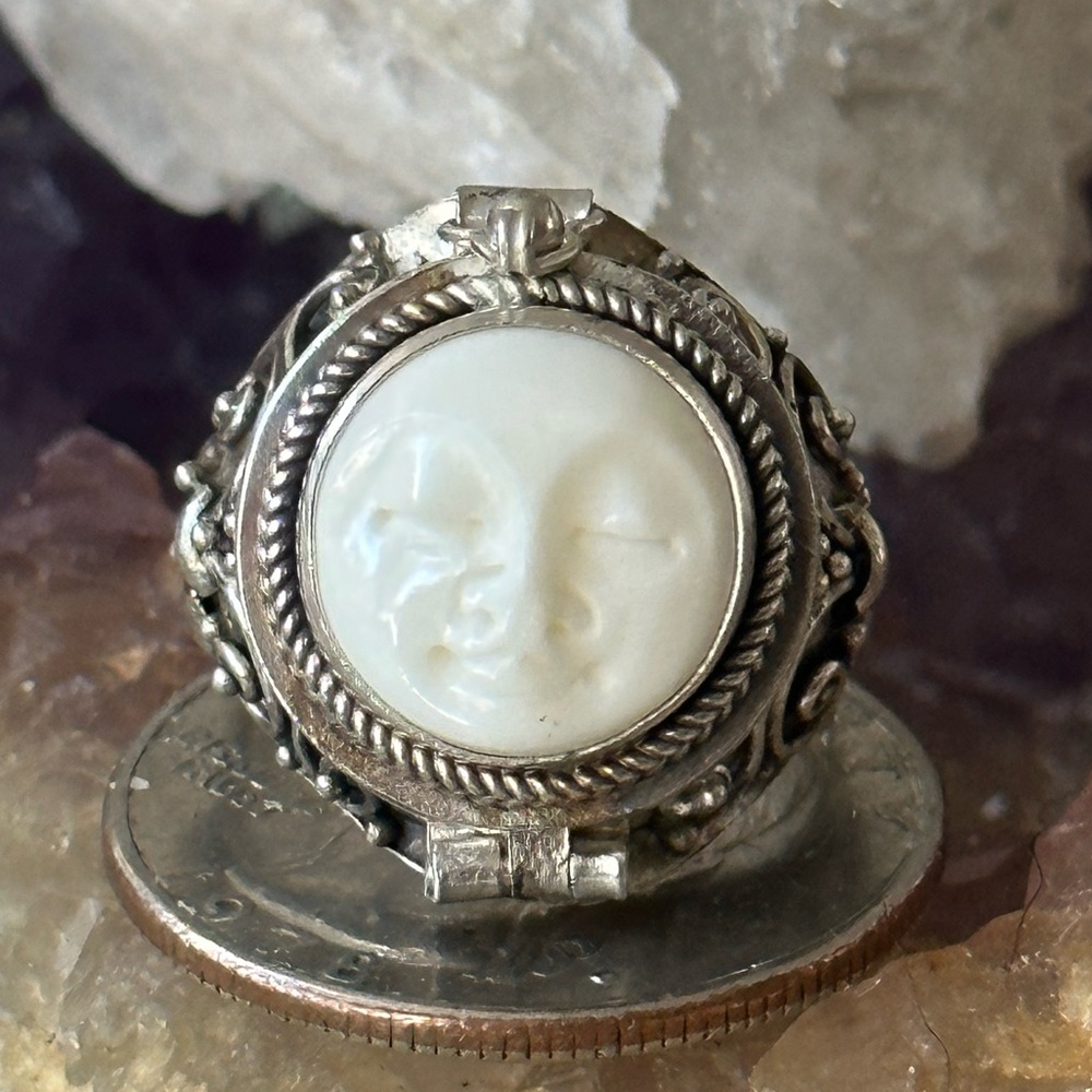 Carved Moonface Poison Sterling Silver Ring - Gem